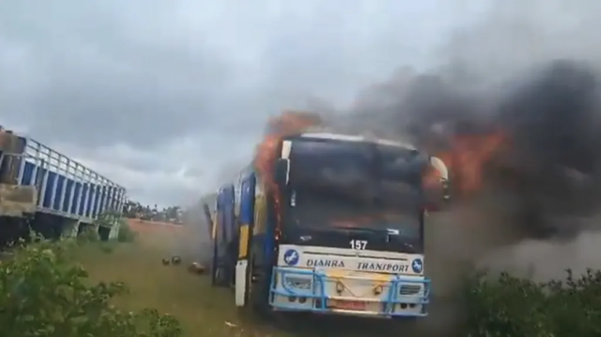 Trucks set ablaze as militants block key Senegal-Mali trade route ...